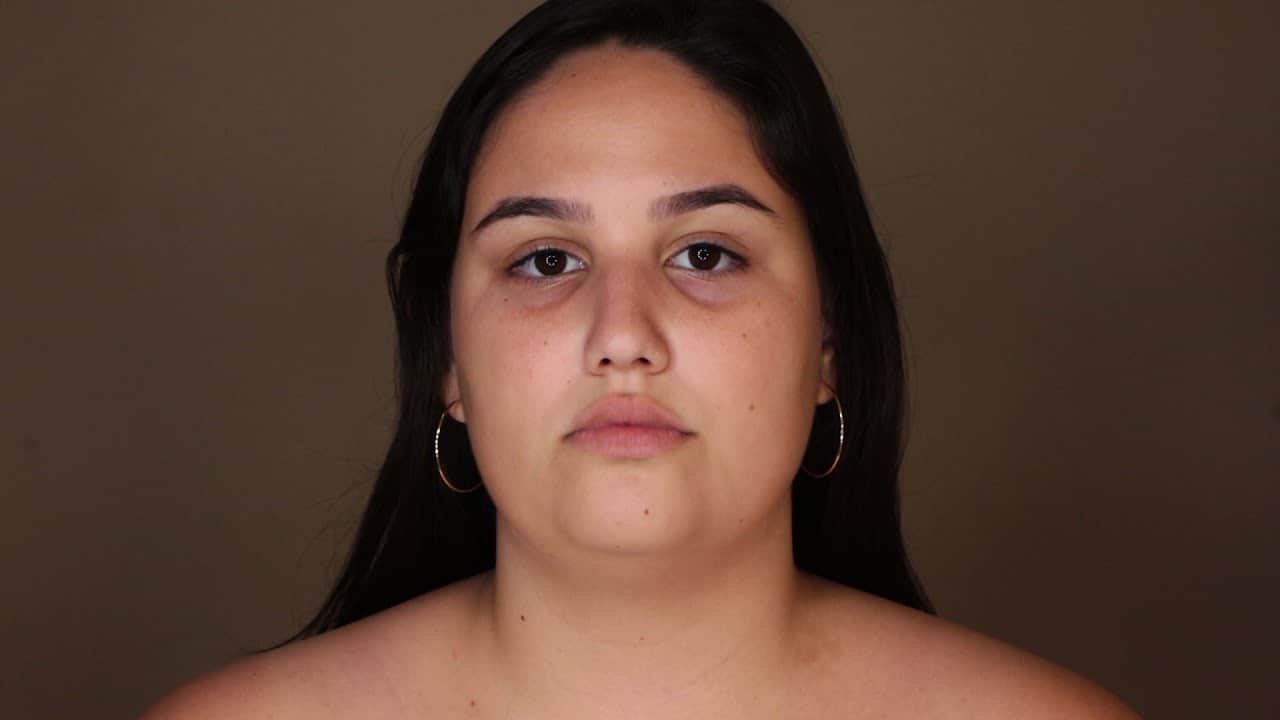 MAQUIANDO CLIENTE (Maquiagem Para Fotos) - Cabelos E Truques De Beleza